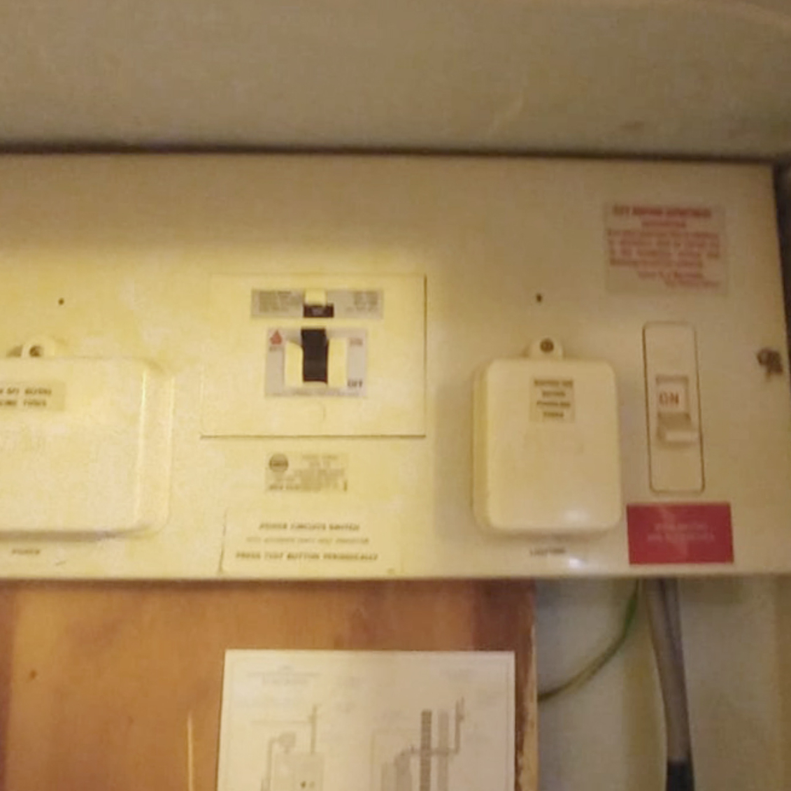 Domestic Electrics - Plug In Building Services